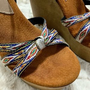 Sbicca | Shoes | Sbicca Mojo White Geometric Strappy Platform Wedge ...